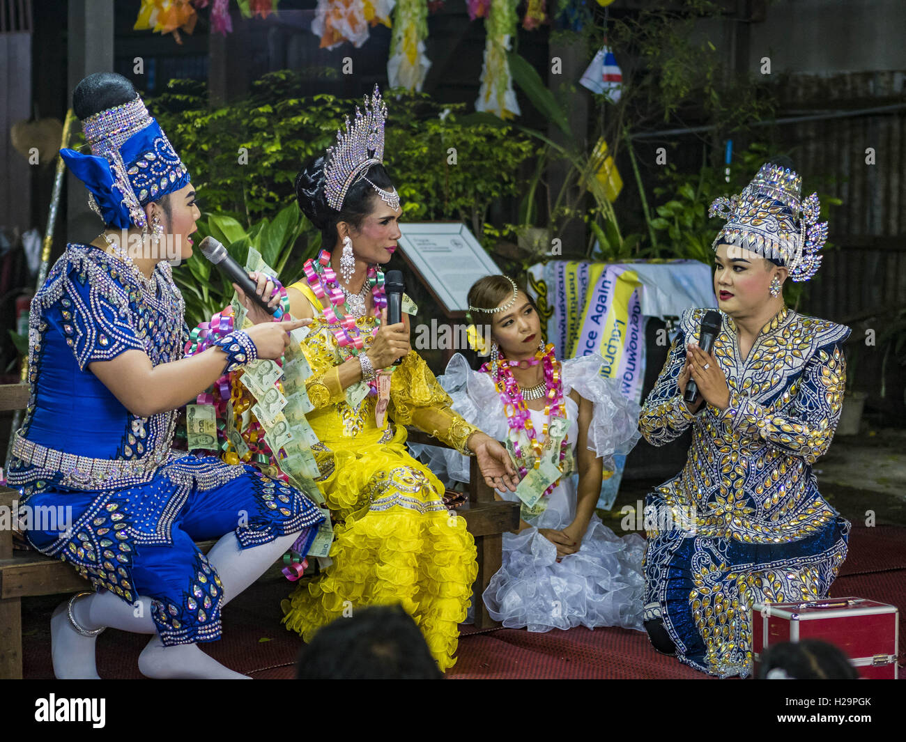 Bangkok, Bangkok, Thailand. 25th Sep, 2016. Likay performers on stage ...