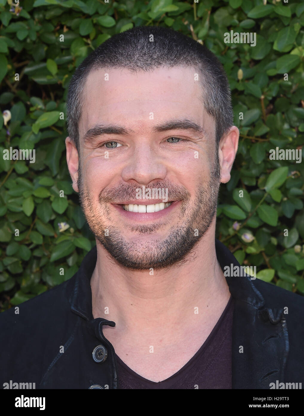 Beverly Hills, California, USA. 25th Sep, 2016. Charlie Weber arrives ...