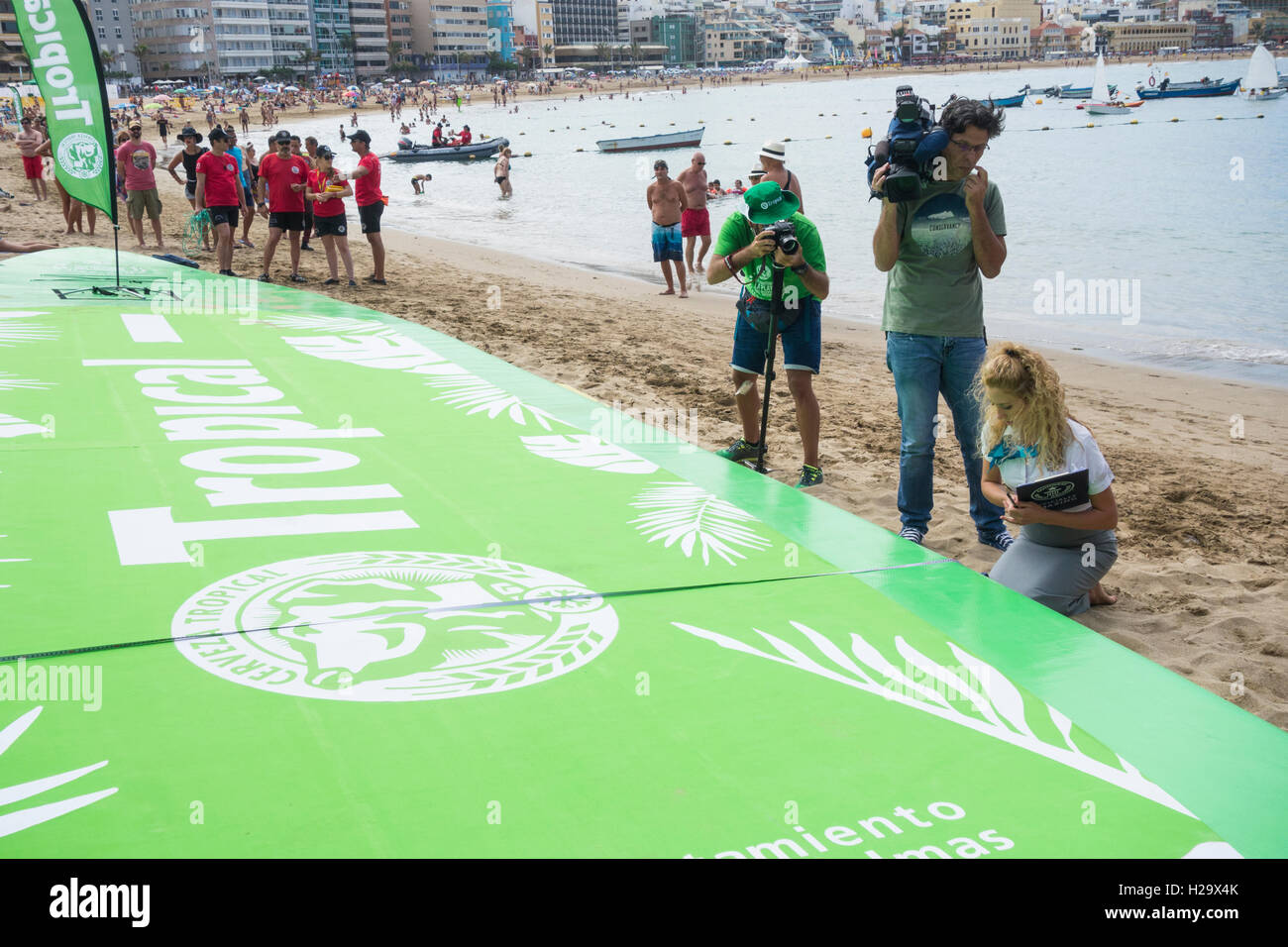 Guinness world record judge hi-res stock photography and images - Alamy