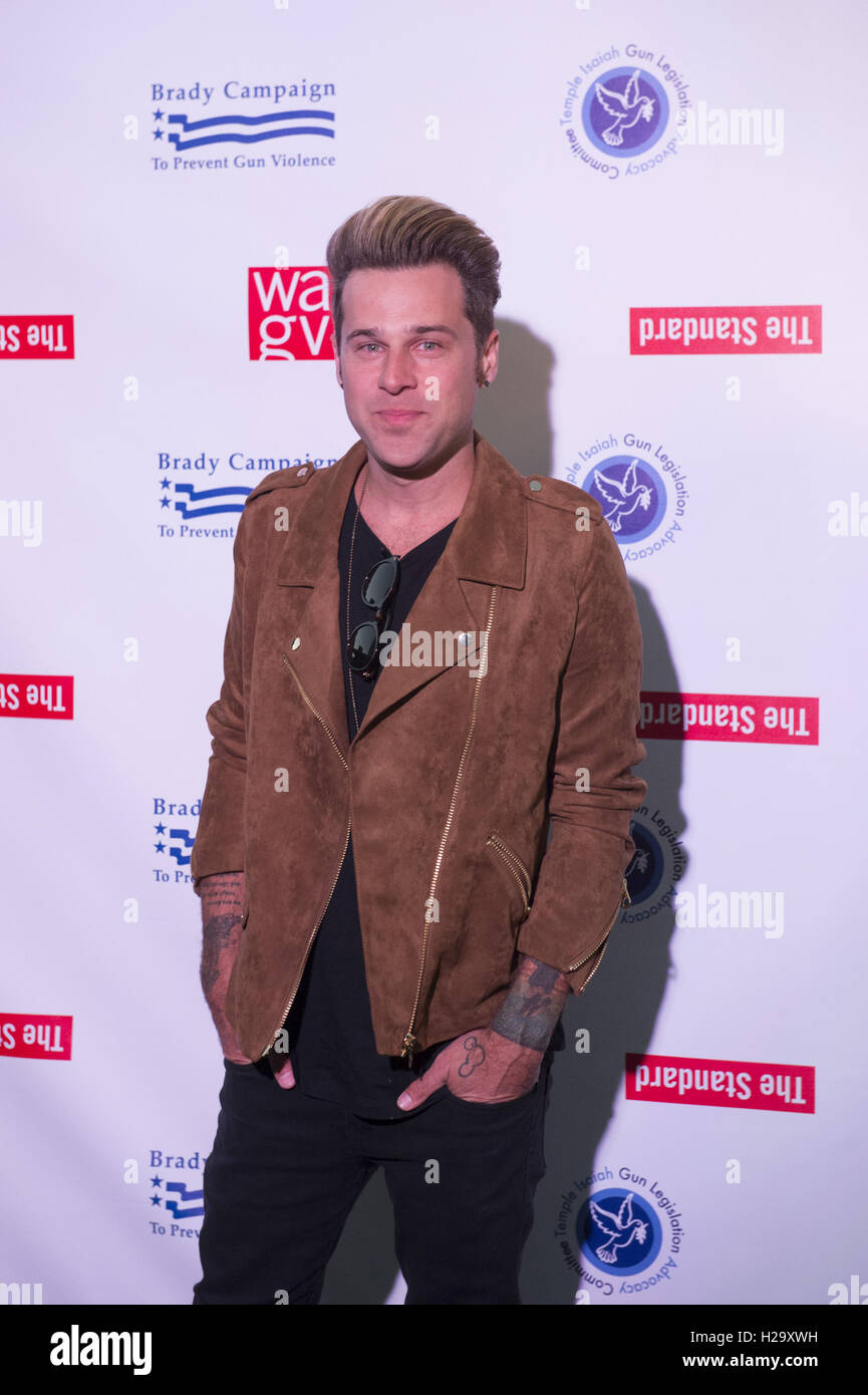 Los Angeles, California, USA. 25th Sep, 2016. Singer Ryan Cabrera at ...
