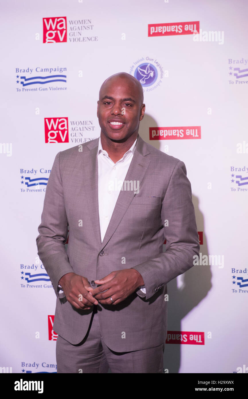 Los Angeles, California, USA. 25th Sep, 2016. Emcee Kevin Frazier at ...