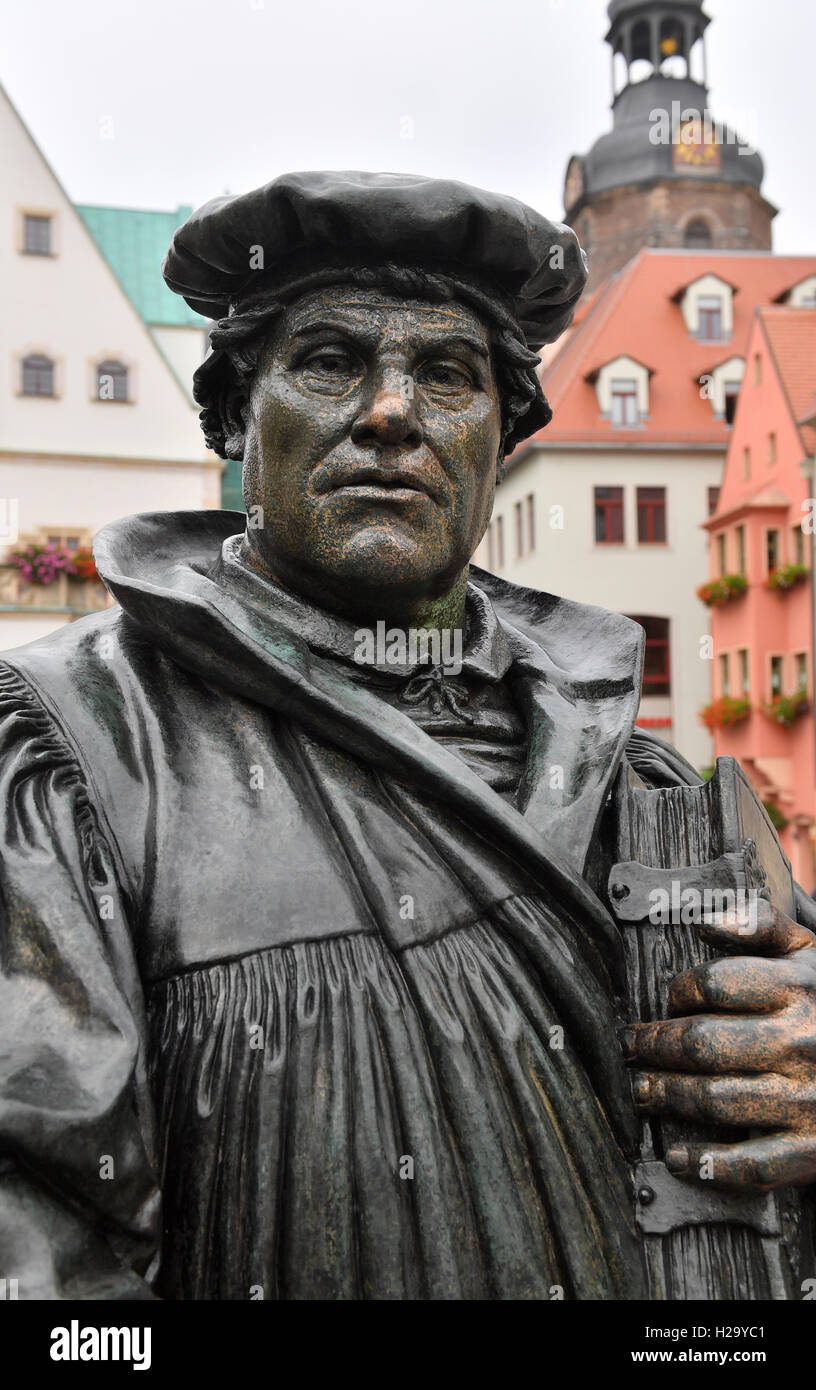 Eisleben, Germany. 26th Sep, 2016. The Martin Luther monument stands on ...