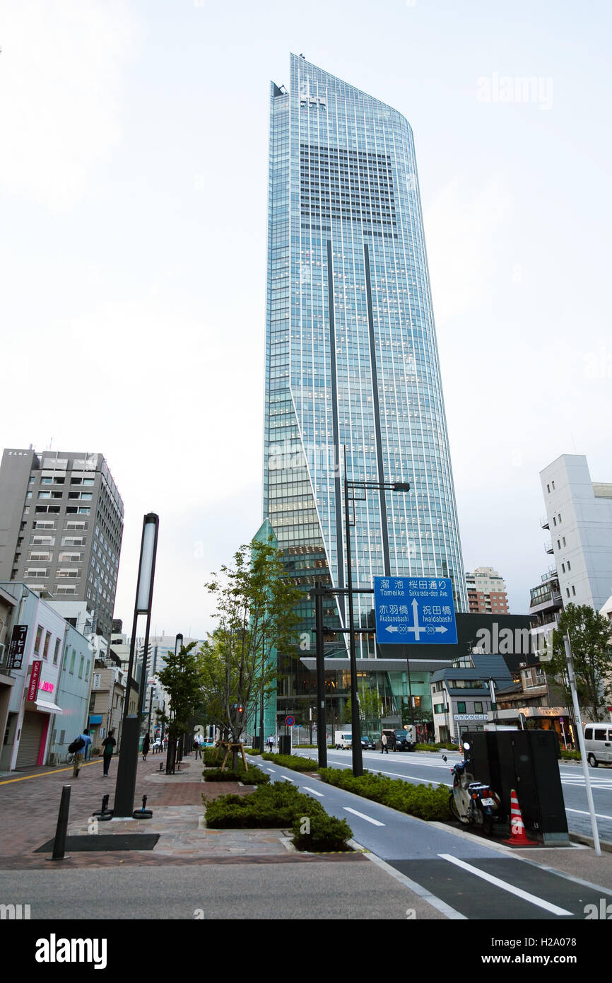 The newly opened section of Loop Road No. 2 between Shimbashi and ...