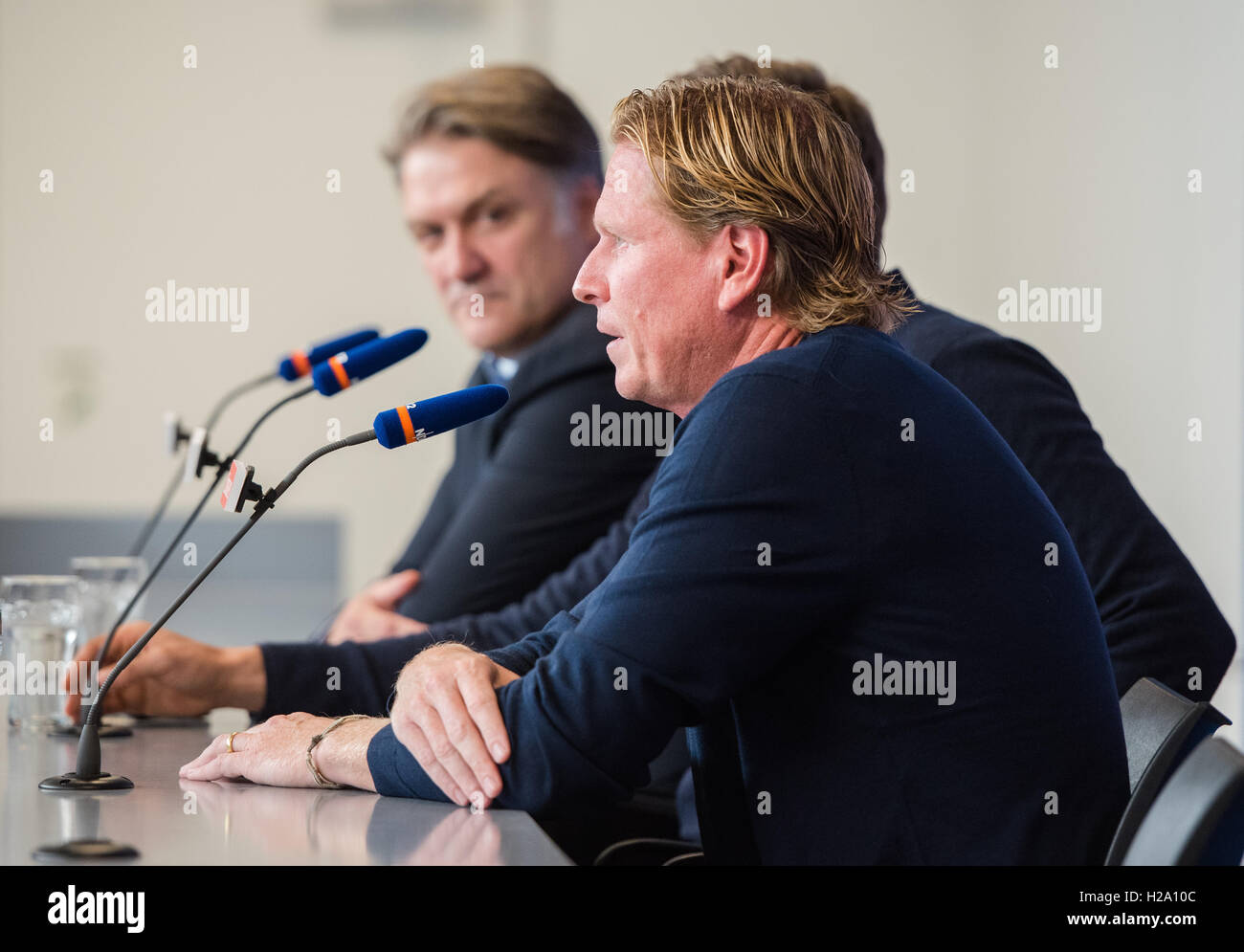 Hamburg, Germany. 26th Sep, 2016. The new coach of German Bundesliga ...