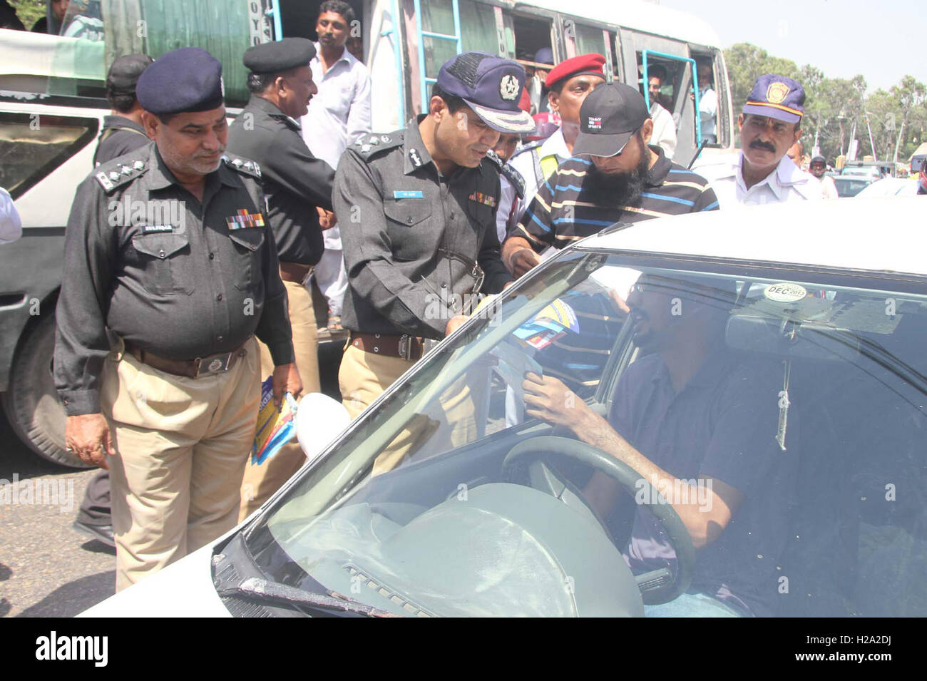 Dr ameer sheikh distributing hi-res stock photography and images - Alamy