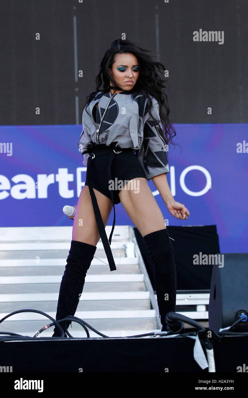 Tinashe 2016 hi-res stock photography and images - Alamy