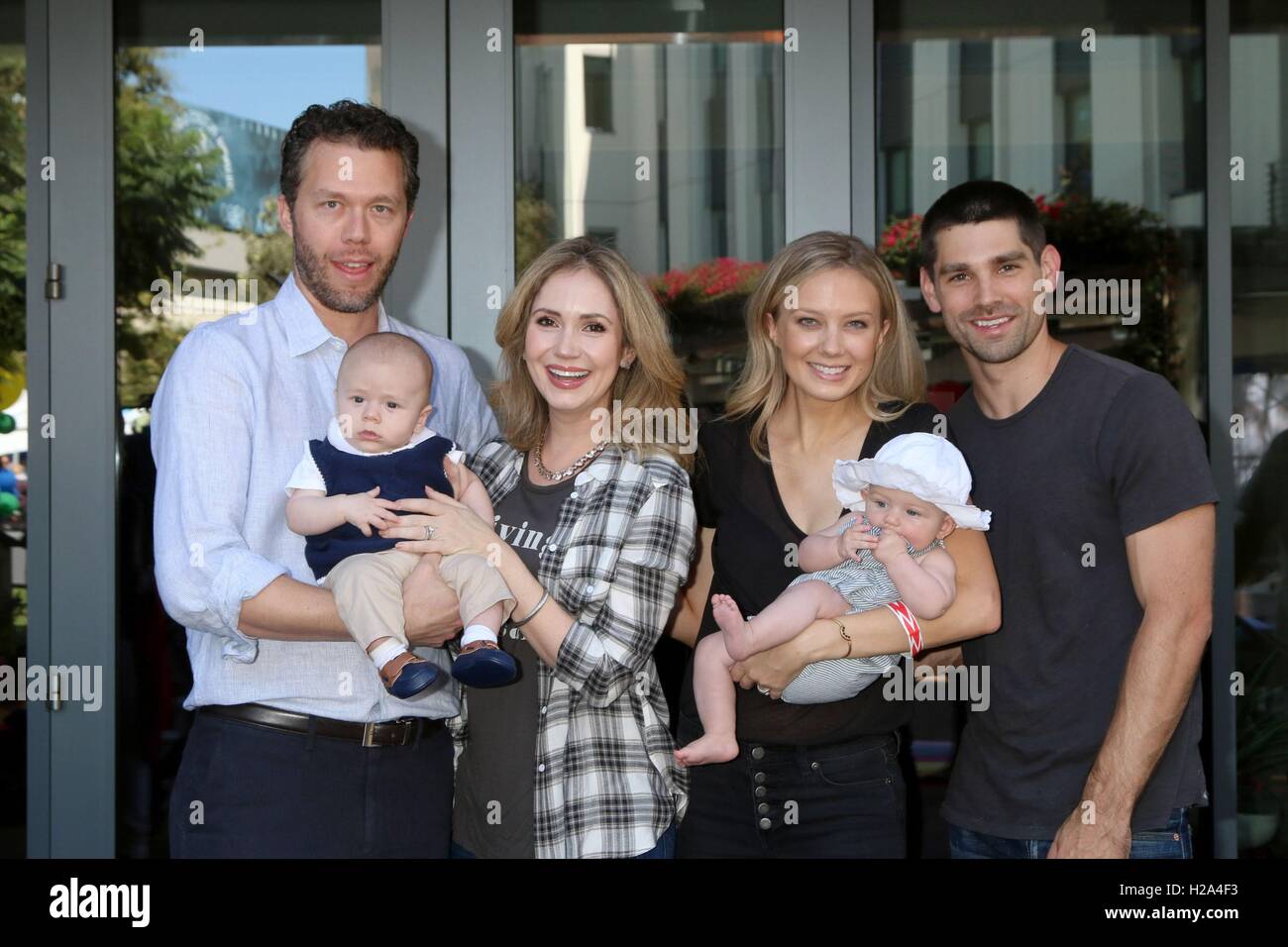 Ashley jones joel henricks hi-res stock photography and images - Alamy