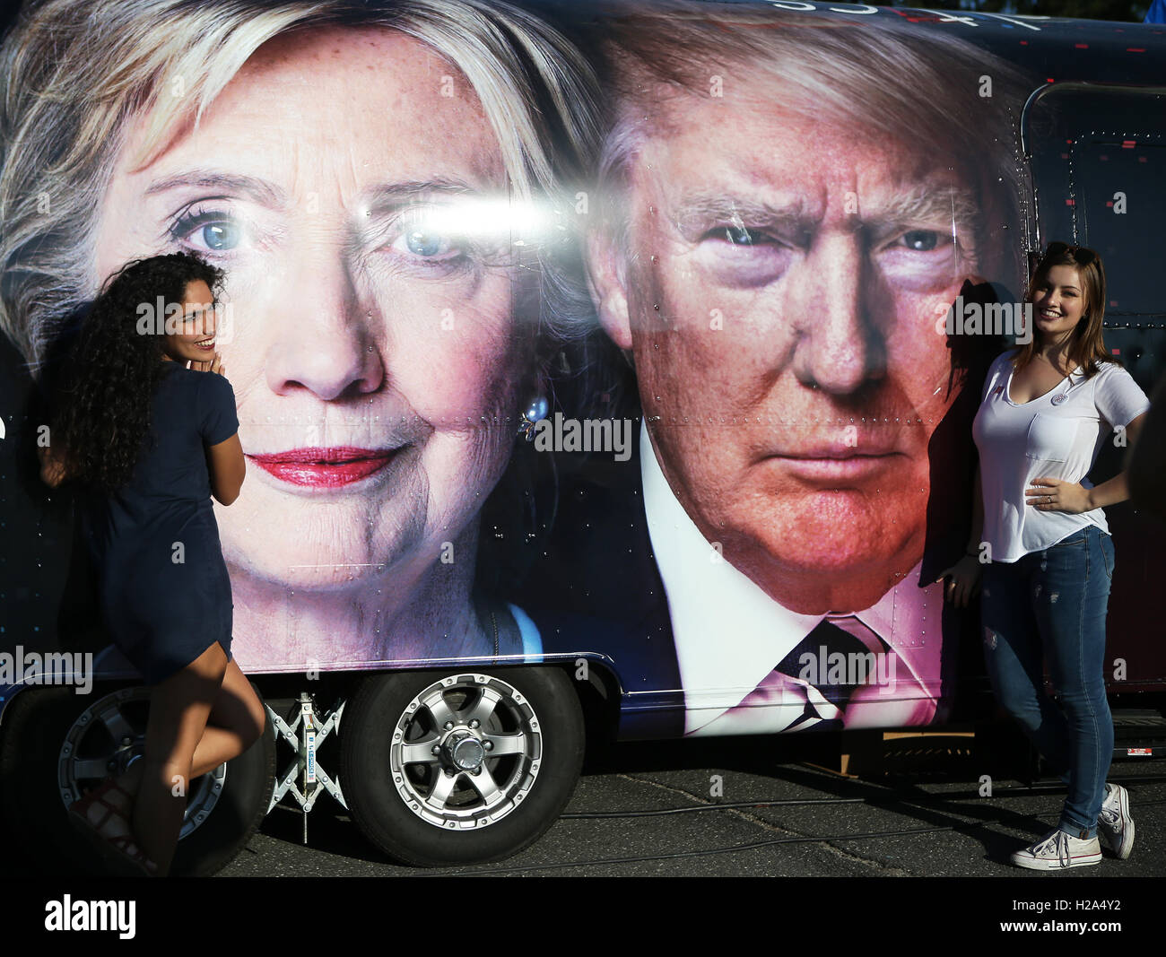 Hillary clinton photos hi-res stock photography and images - Alamy