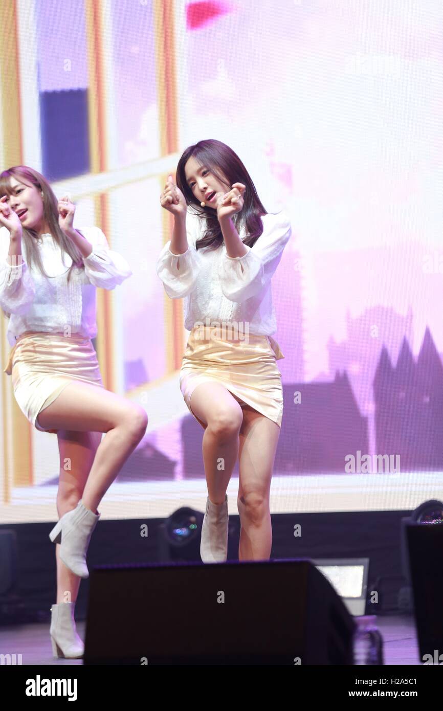 Seoul, Korea. 26th Sep, 2016. Apink holds showcase of Pink Revolution ...