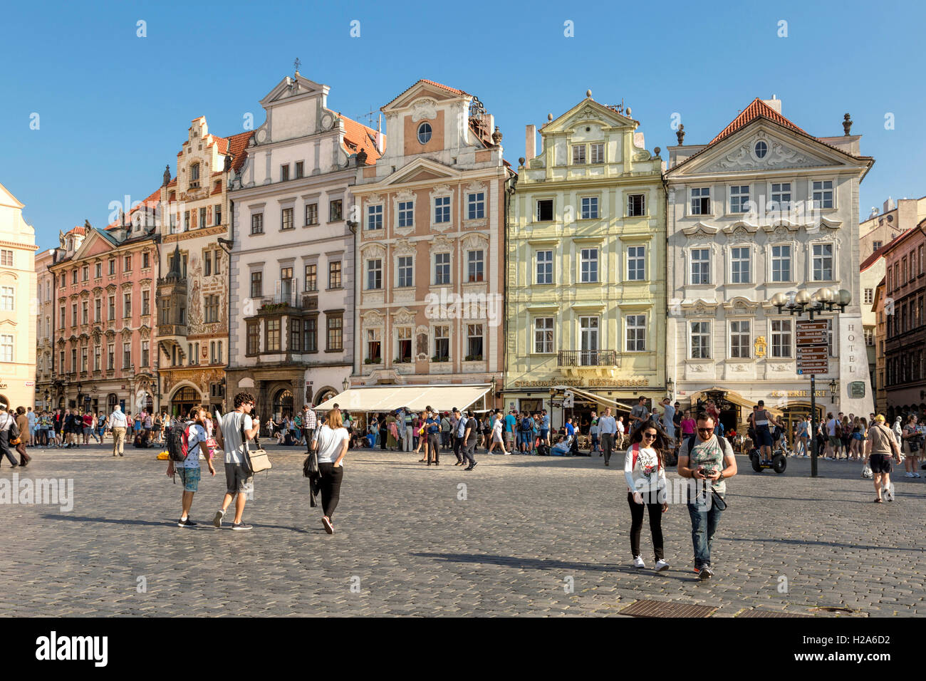 A lively mood in Staroměstské náměstí ( Old Town Square ), in the Old ...
