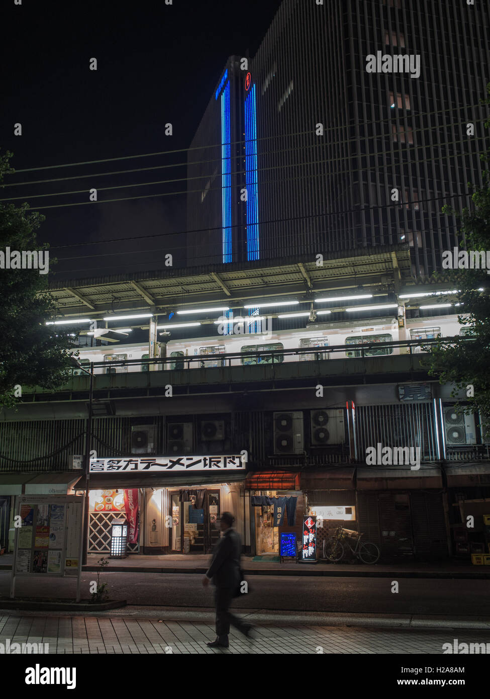 Tokyo japan yamamote night train hi-res stock photography and images ...