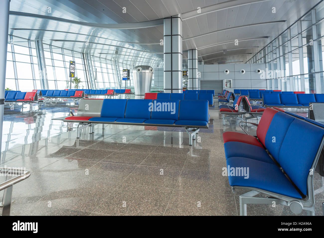 Modern Airport Lounge Seat Rows Stock Photo - Alamy