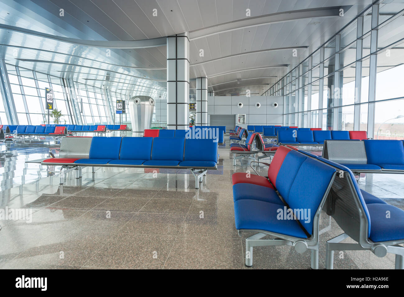 Modern Airport Lounge Seat Rows Stock Photo - Alamy