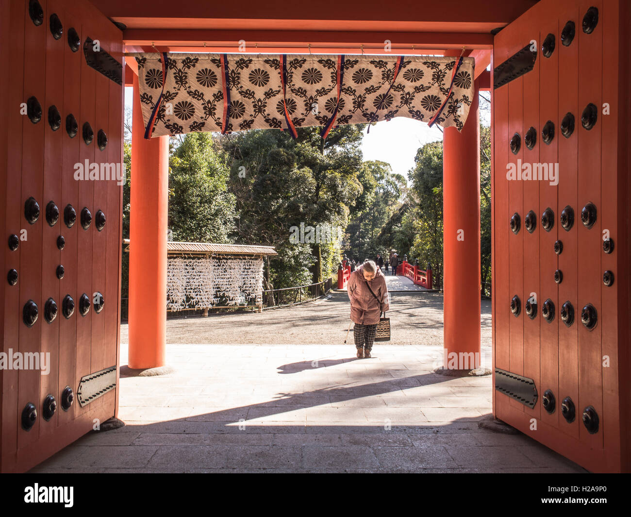 Shinto shrine ritual hi-res stock photography and images - Alamy