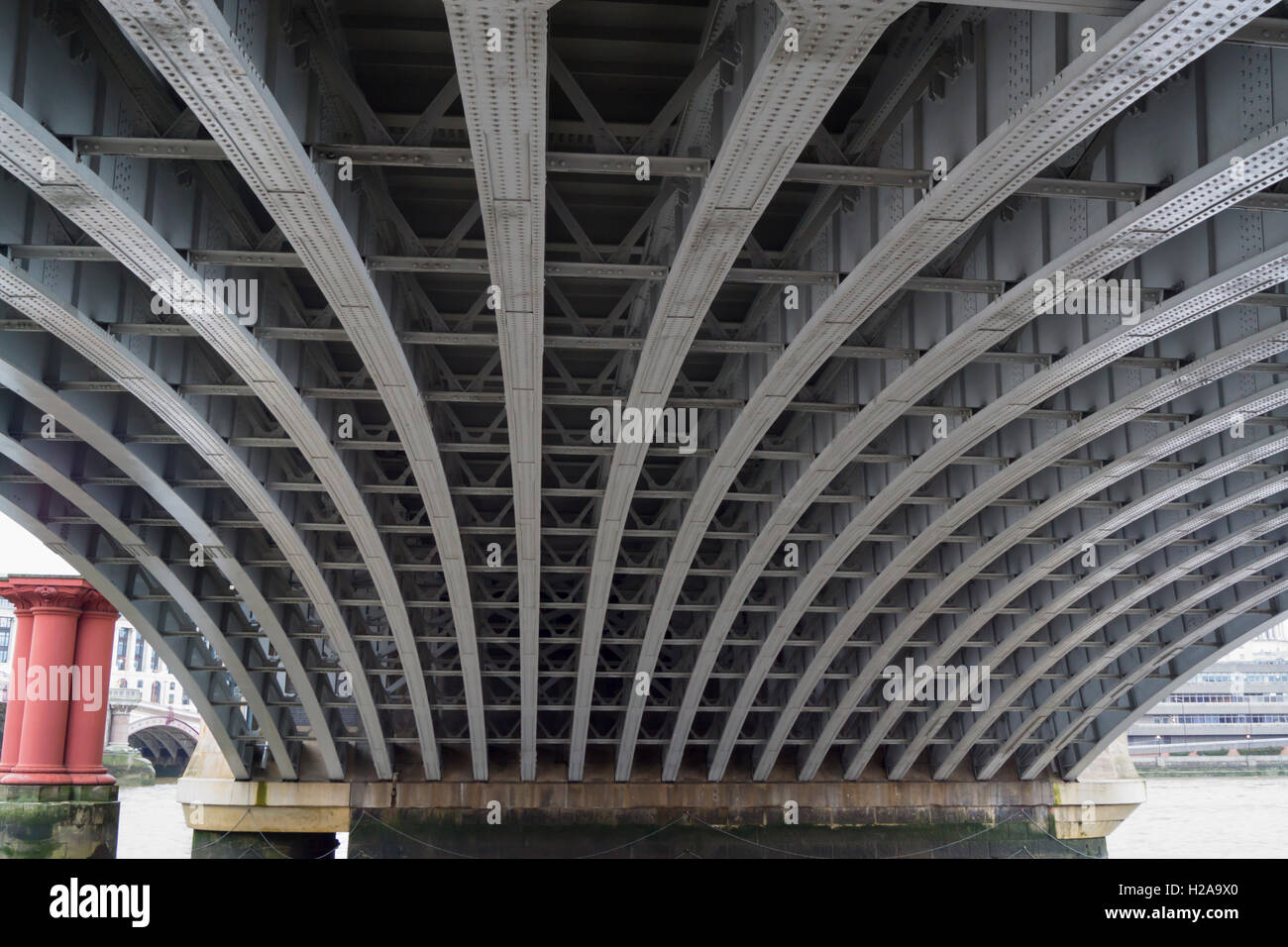 Blackfriars rail bridge hi-res stock photography and images - Alamy