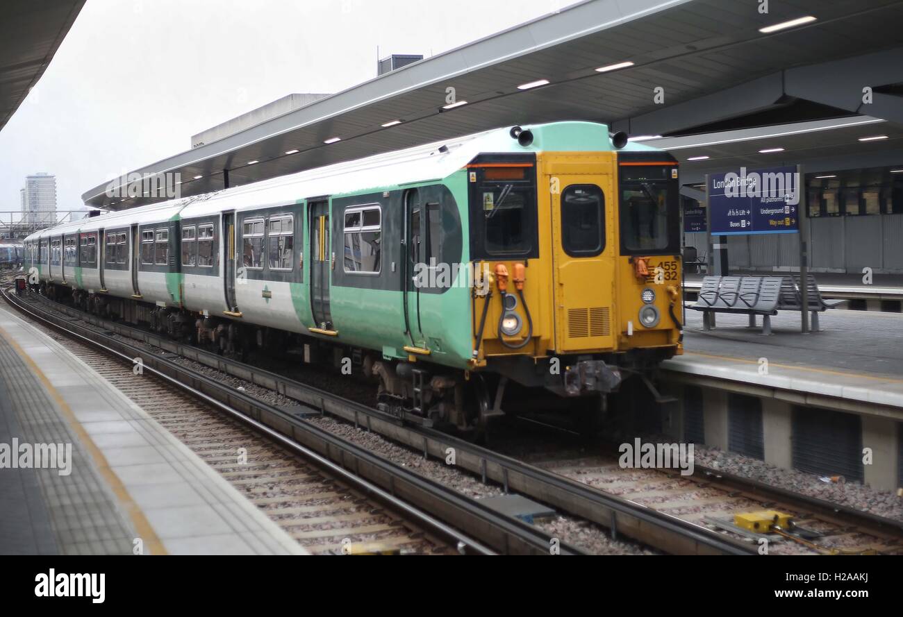 A Southern arriving at London Bridge train station in London Stock ...