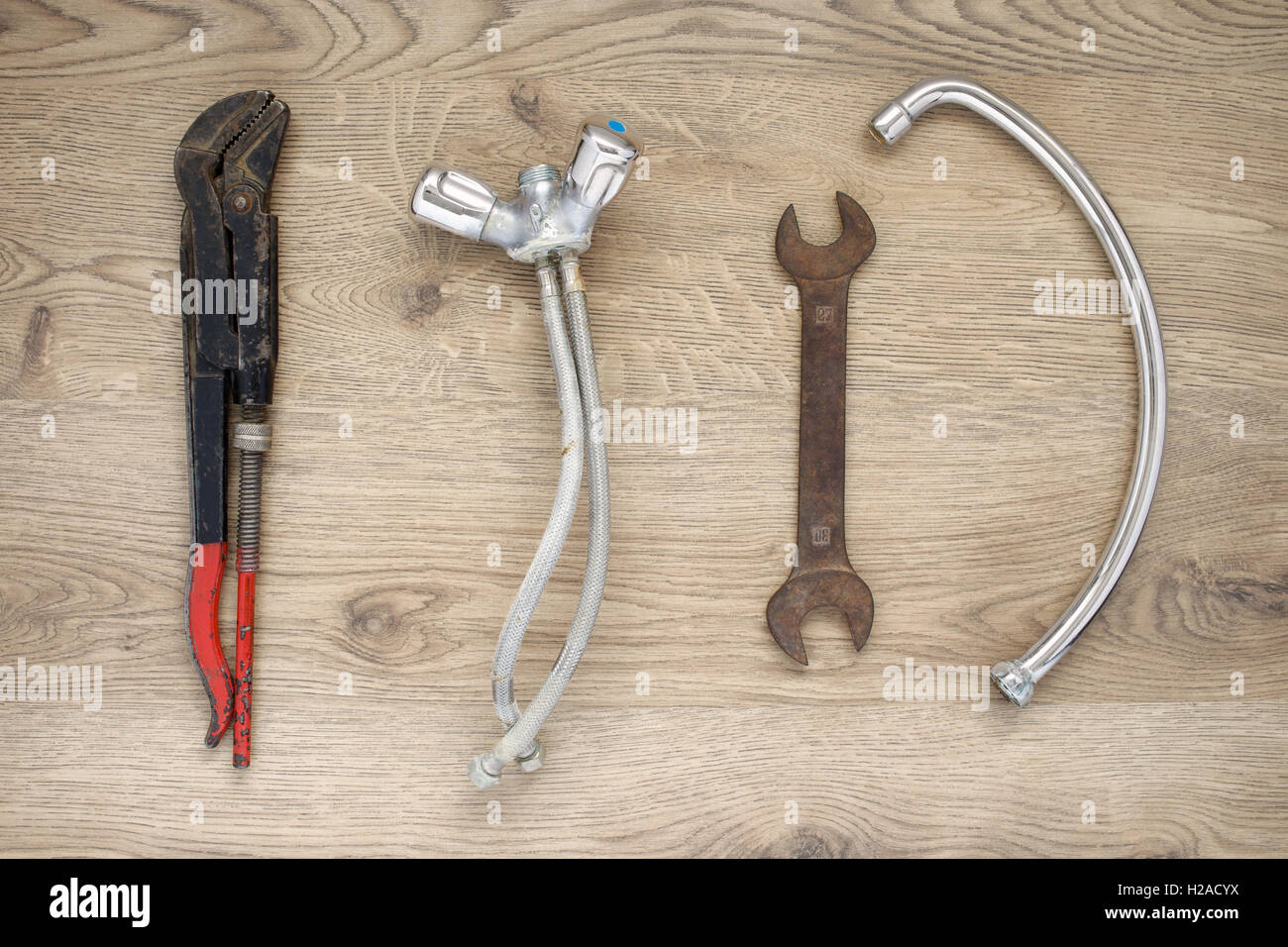 Rusty old plumbing tools tap hi-res stock photography and images - Alamy