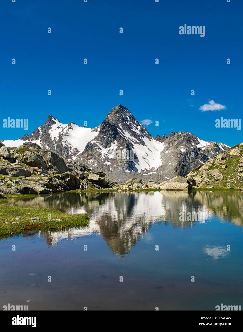 Rutor glacier, Grand Assaly, alpine lake, Valle d'Aosta, Alpi Graie ...