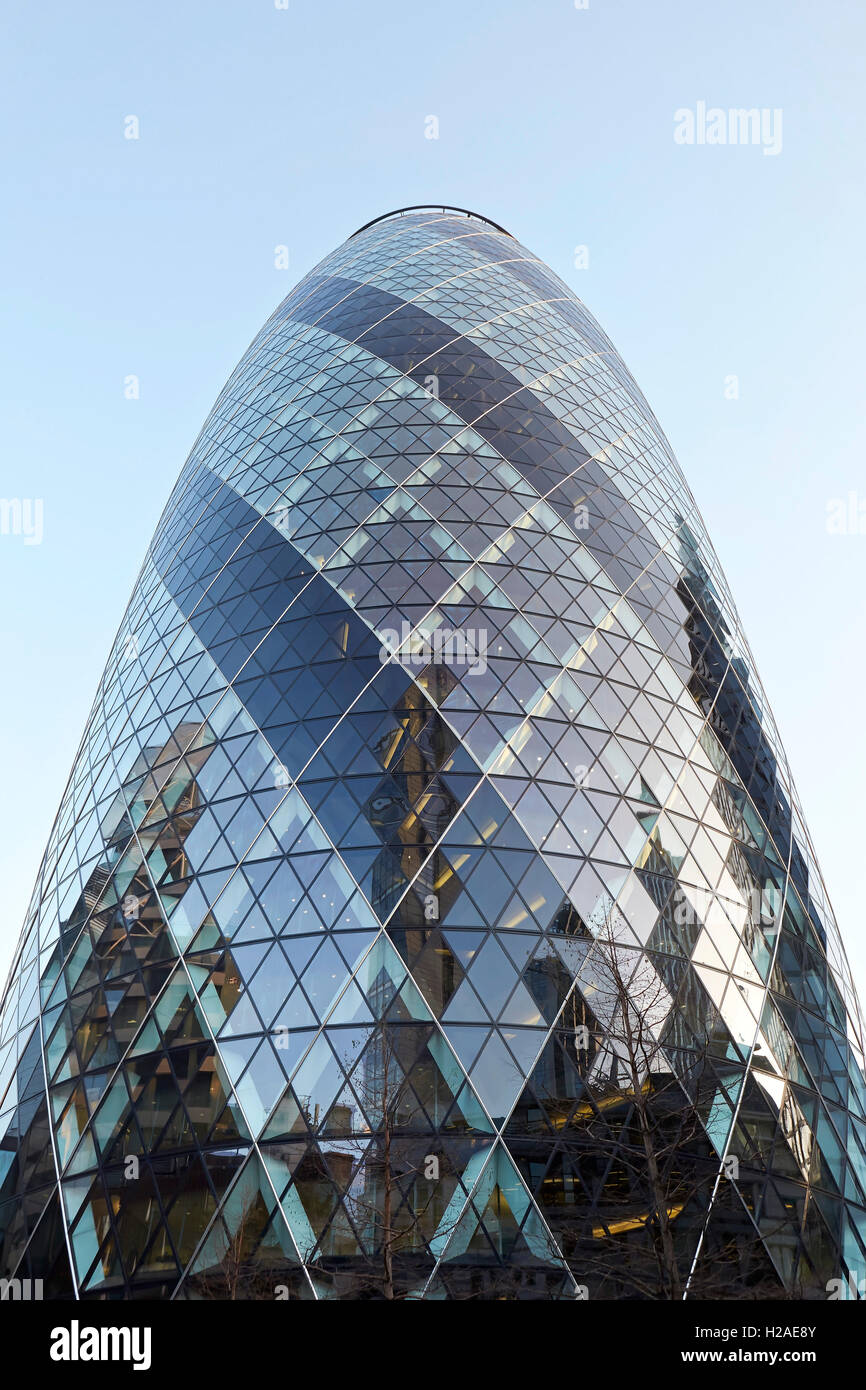 Glass facade with reflection. The Gherkin, London, United Kingdom ...