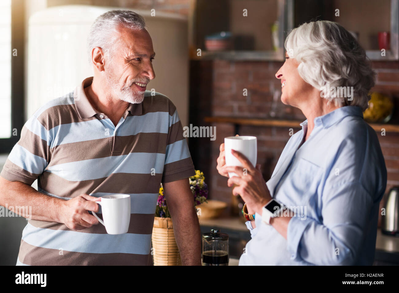 Female woman happily chatting hi-res stock photography and images - Alamy