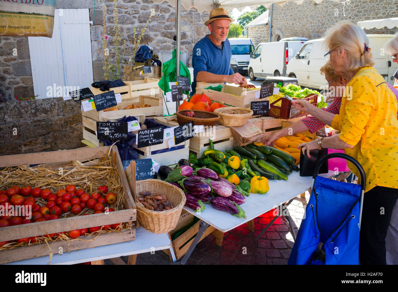 Market fresh fruit hi-res stock photography and images - Alamy