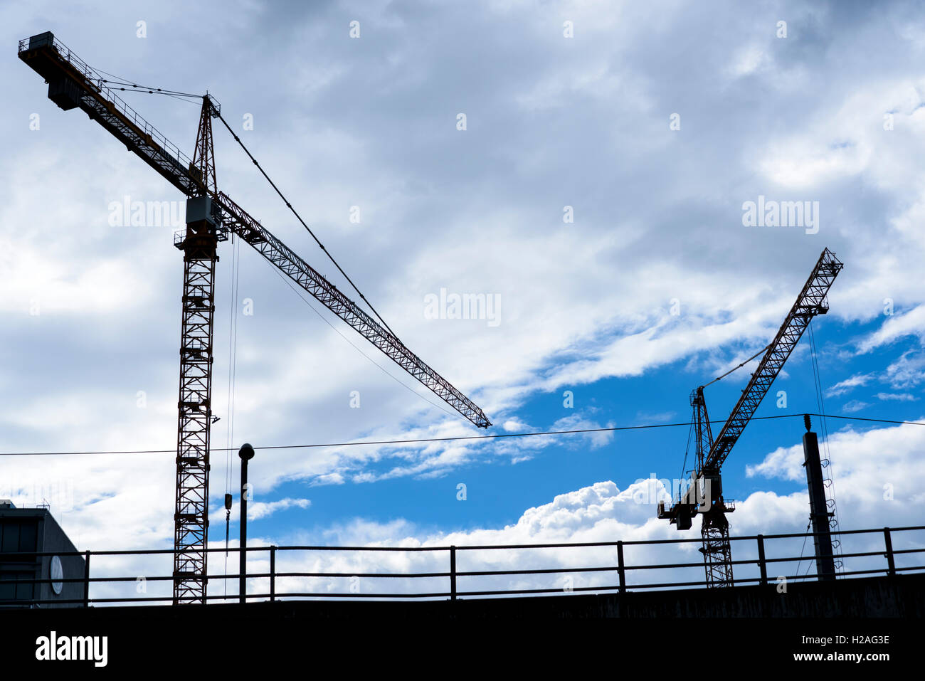 Idle cranes hi-res stock photography and images - Alamy
