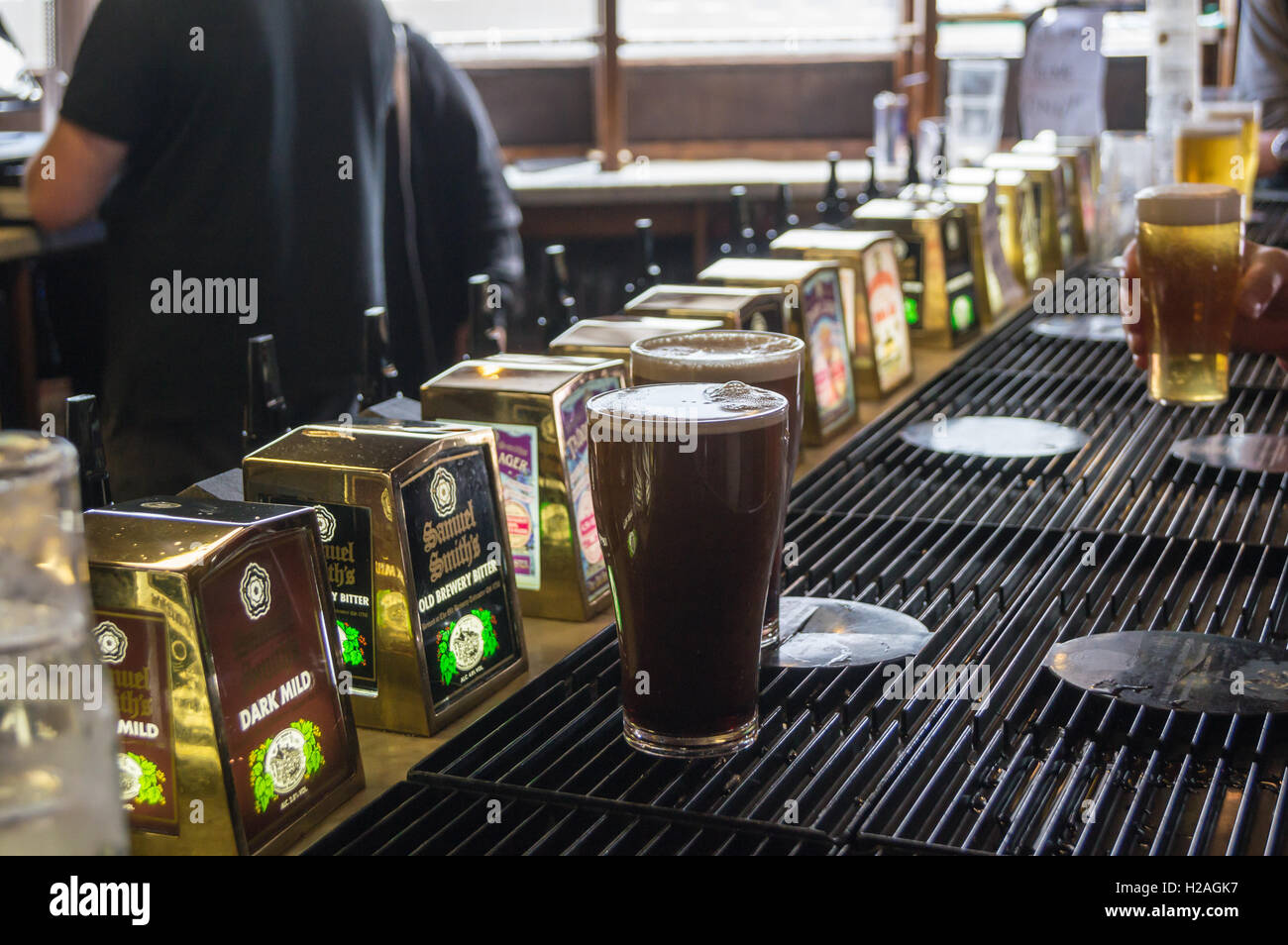 Manchester cathedral interior hi-res stock photography and images - Alamy