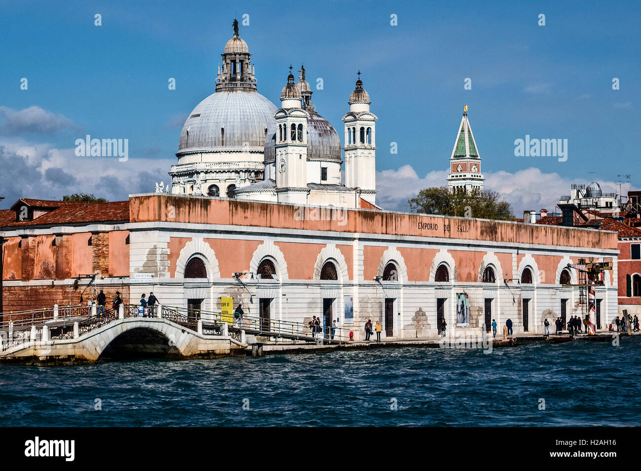 Lagoon bridge hi-res stock photography and images - Alamy