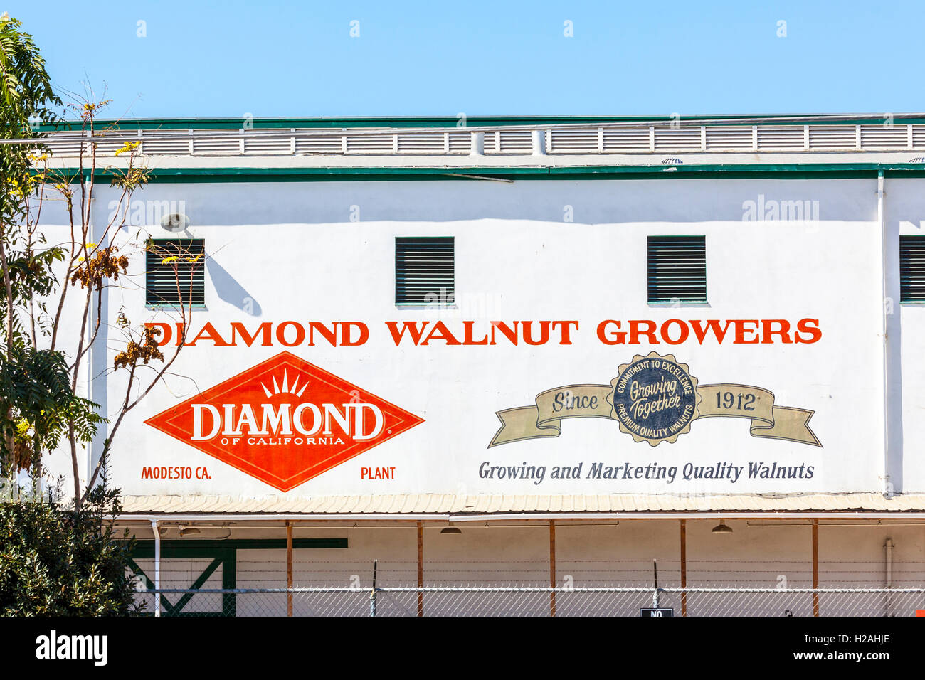 A Diamond Walnut processing plant in Modesto Stock Photo - Alamy