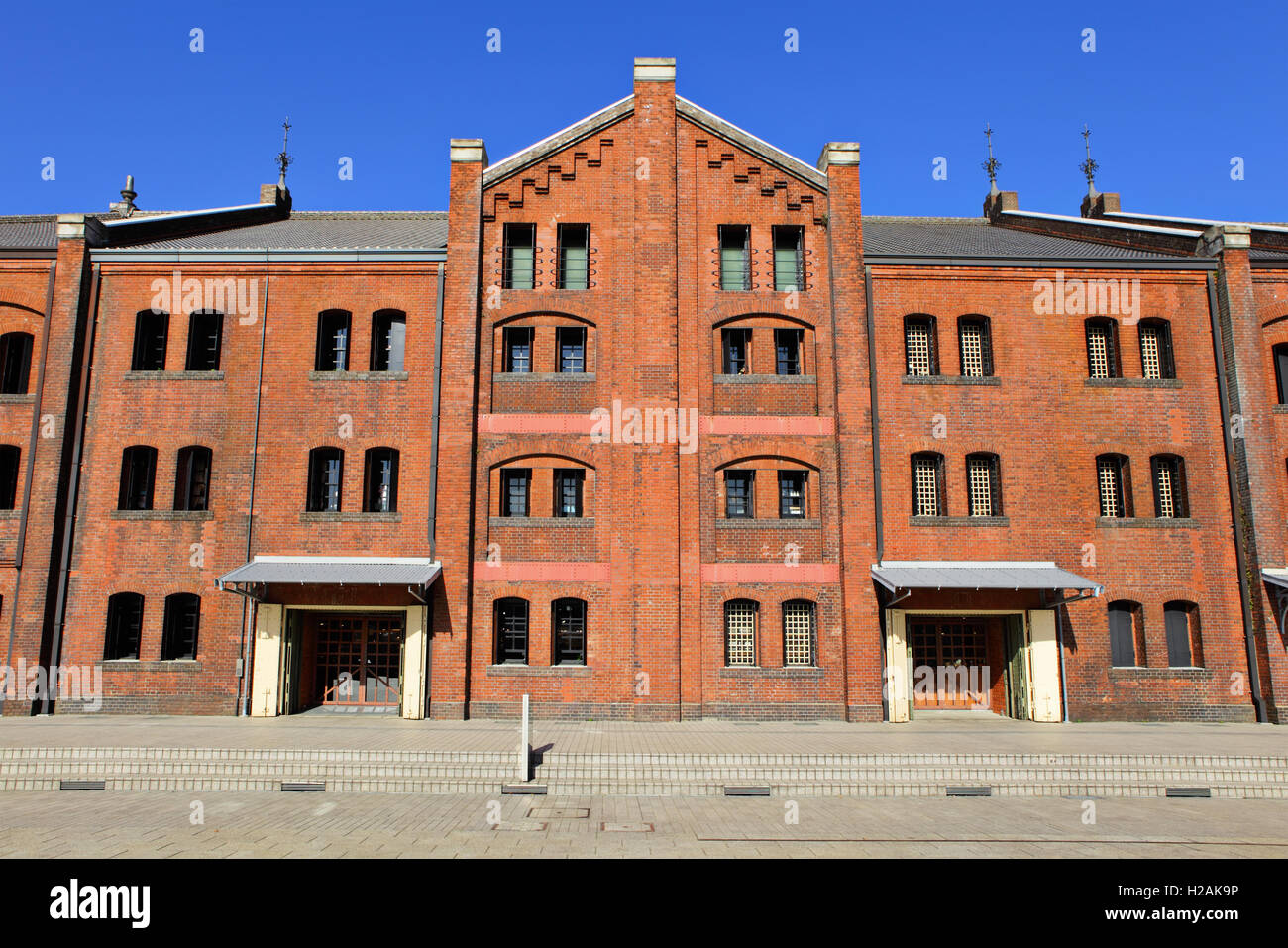 Red brick warehouse Stock Photo - Alamy