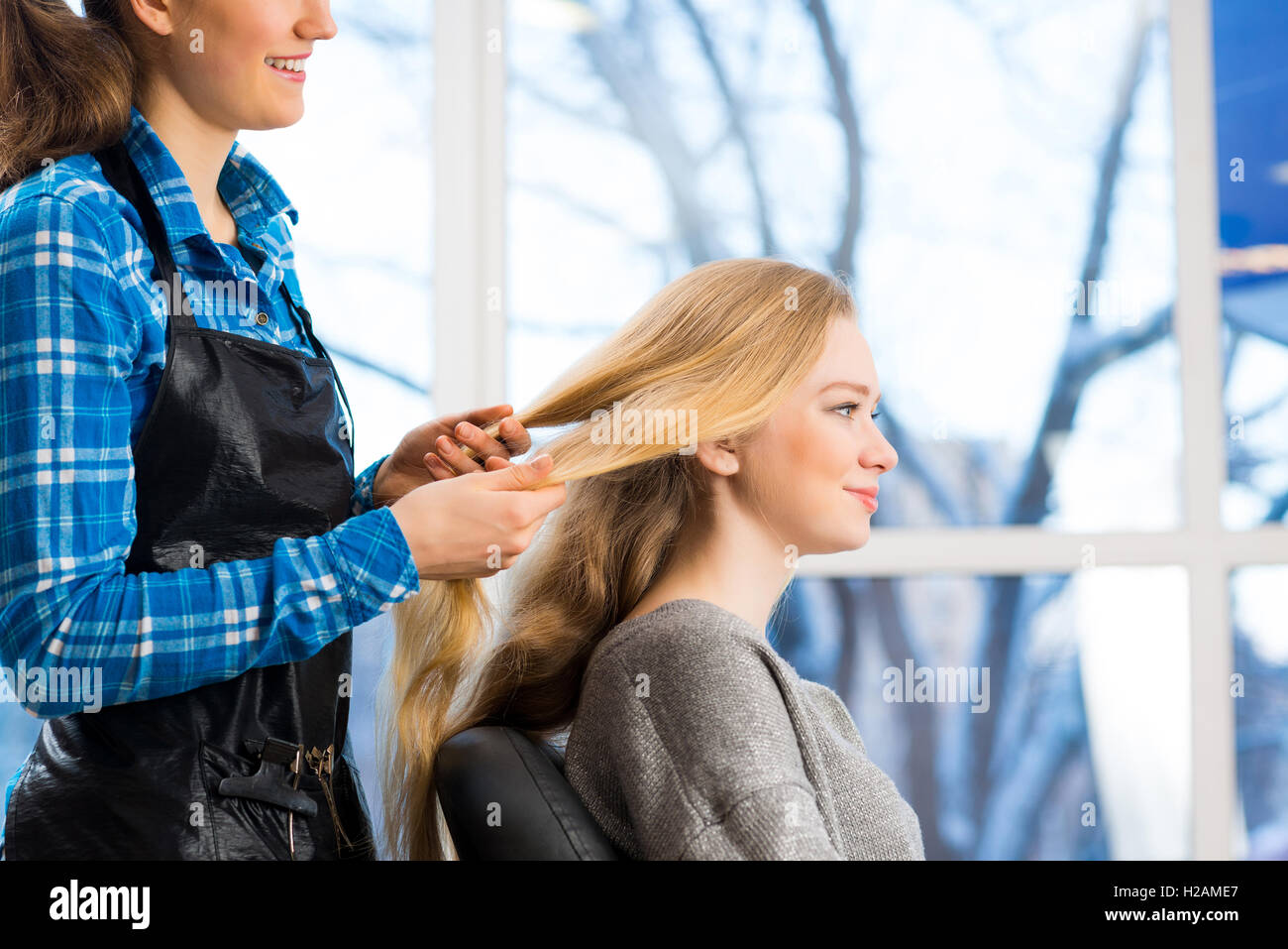 hairdresser and client Stock Photo - Alamy