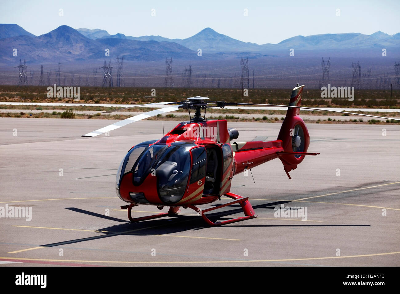 Fly army hi-res stock photography and images - Alamy