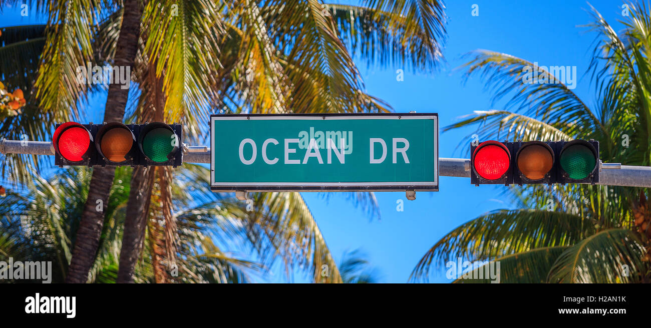 Ocean street hi-res stock photography and images - Alamy