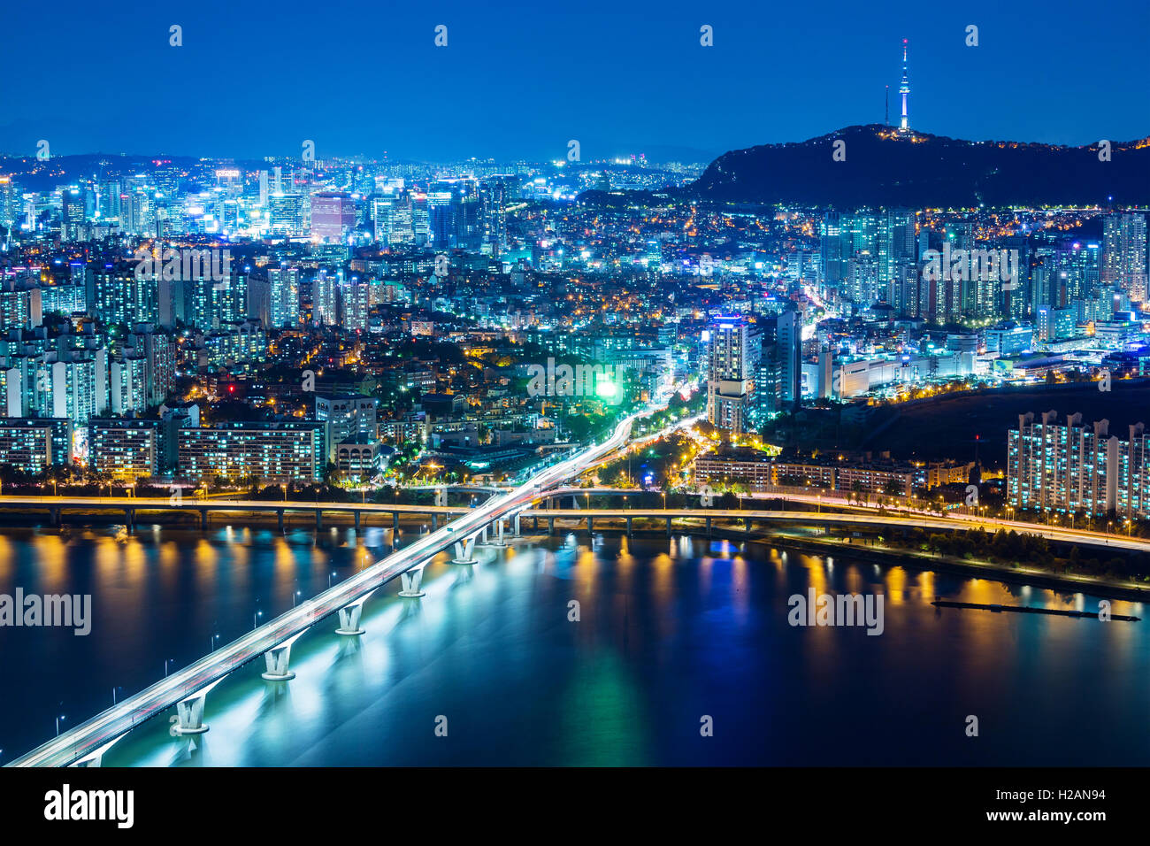 Seoul city at night Stock Photo - Alamy