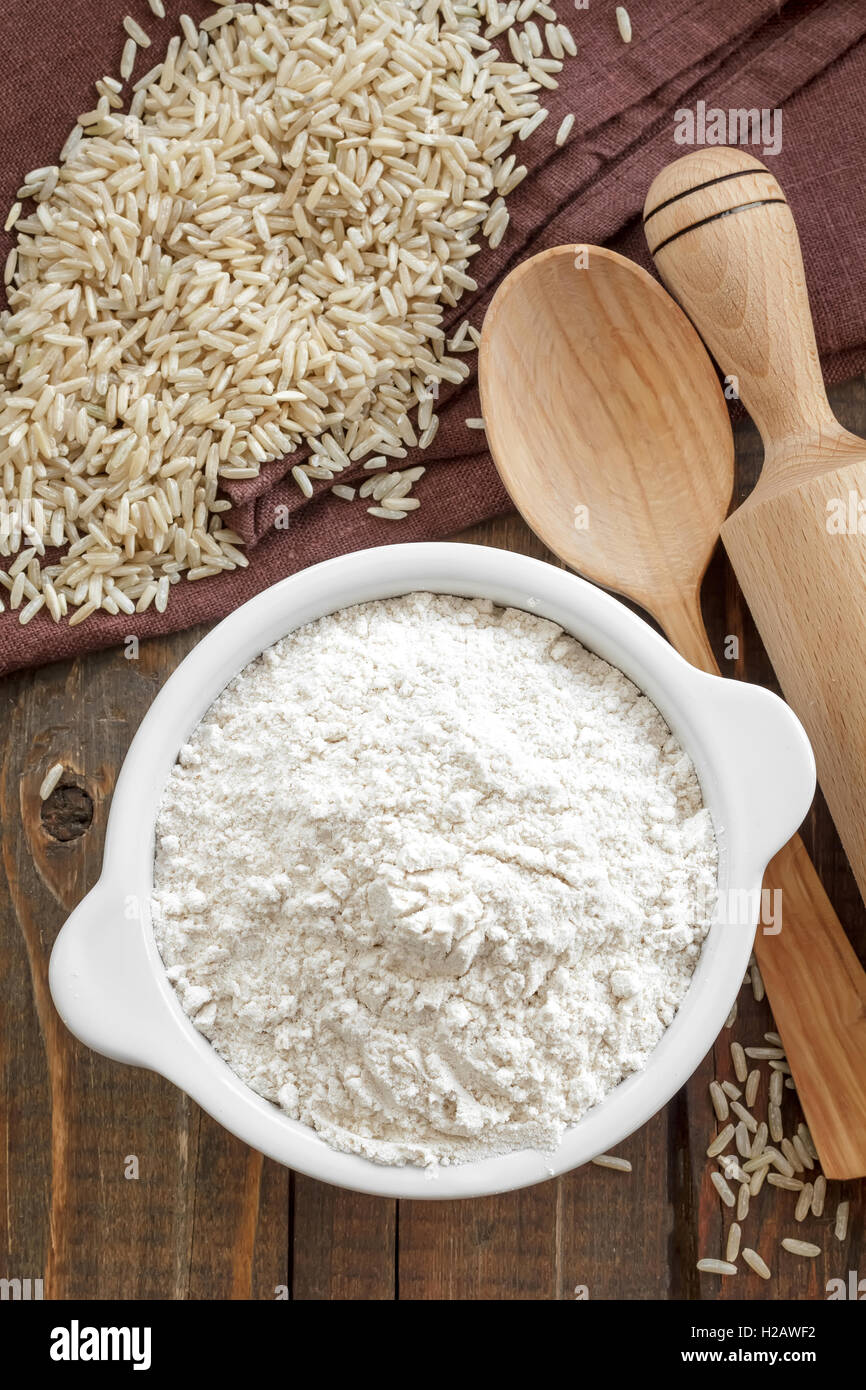 Pile brown rice flour hi-res stock photography and images - Alamy