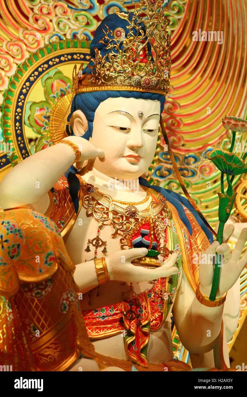Kuan yin statue in temple Stock Photo - Alamy