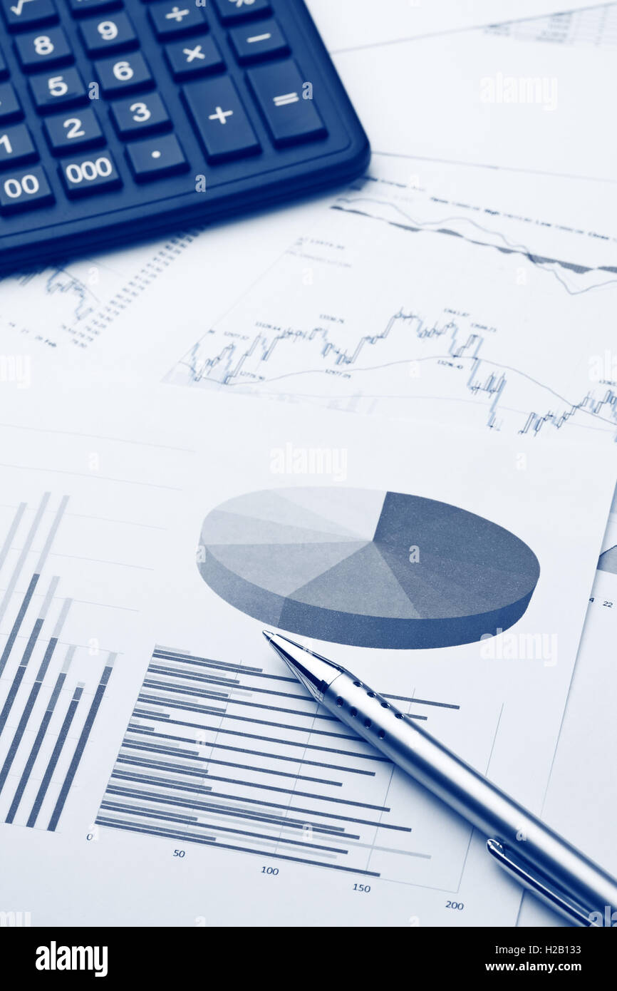 Accounting chart hi-res stock photography and images - Alamy