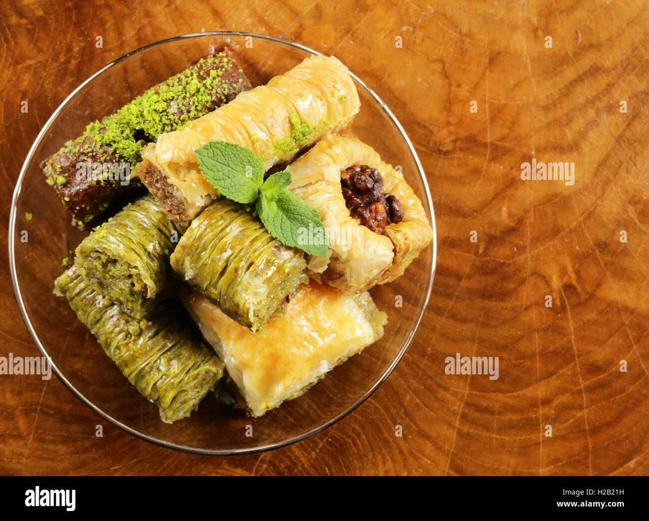 Arabic sweets hi-res stock photography and images - Alamy