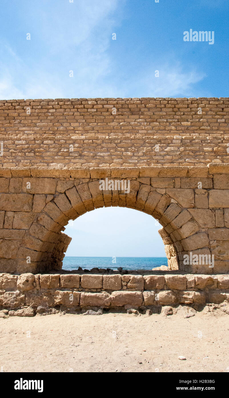 Roman aqueduct, Caesarea, Israel Stock Photo - Alamy