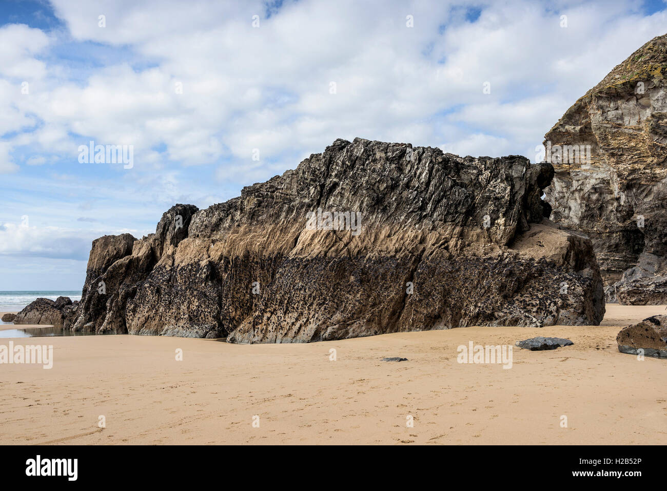 Devonian slate coastline hi-res stock photography and images - Alamy
