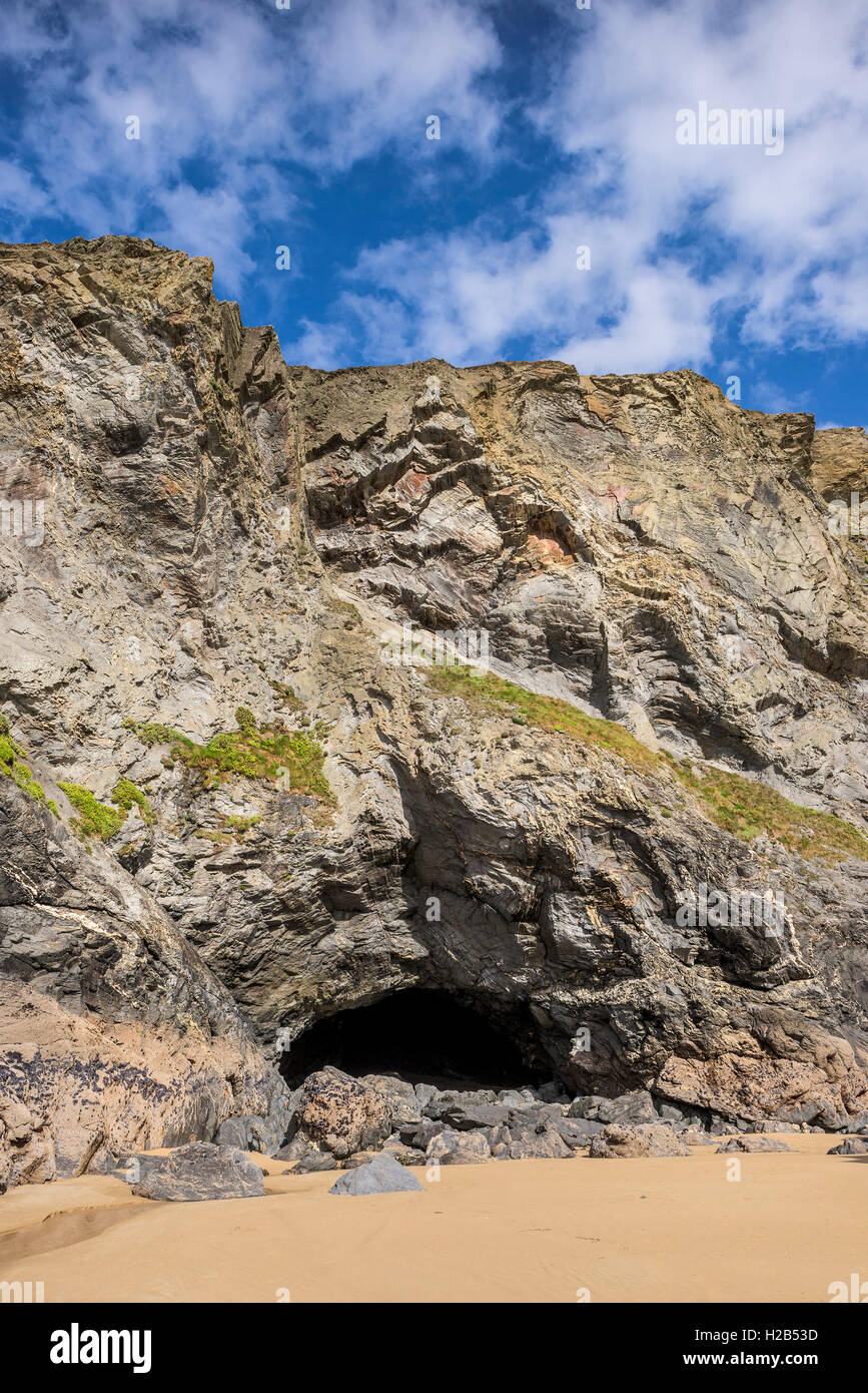 A cave exposed at low tide at Bedruthan Steps in Cornwall Stock Photo ...