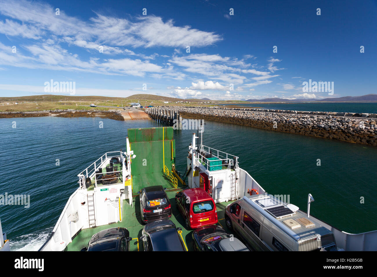 Outer hebrides car ferry hi-res stock photography and images - Alamy