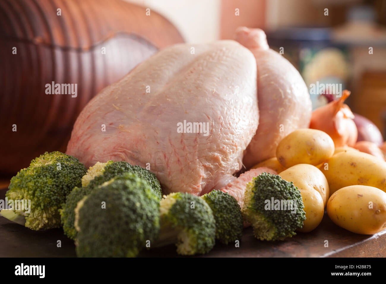Chicken ready cook in clay hi-res stock photography and images - Alamy
