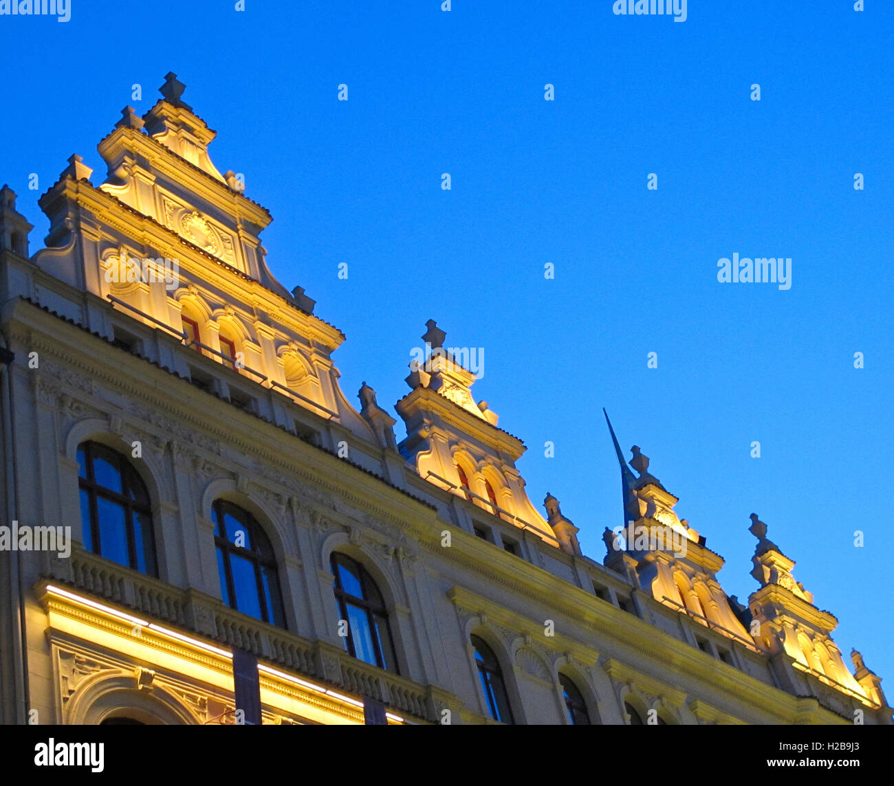 Diagonal building hi-res stock photography and images - Alamy