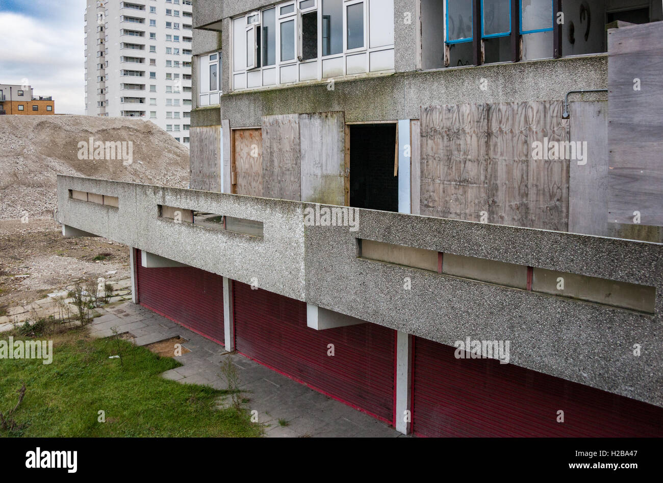 Thamesmead, London - inner city decay Stock Photo - Alamy