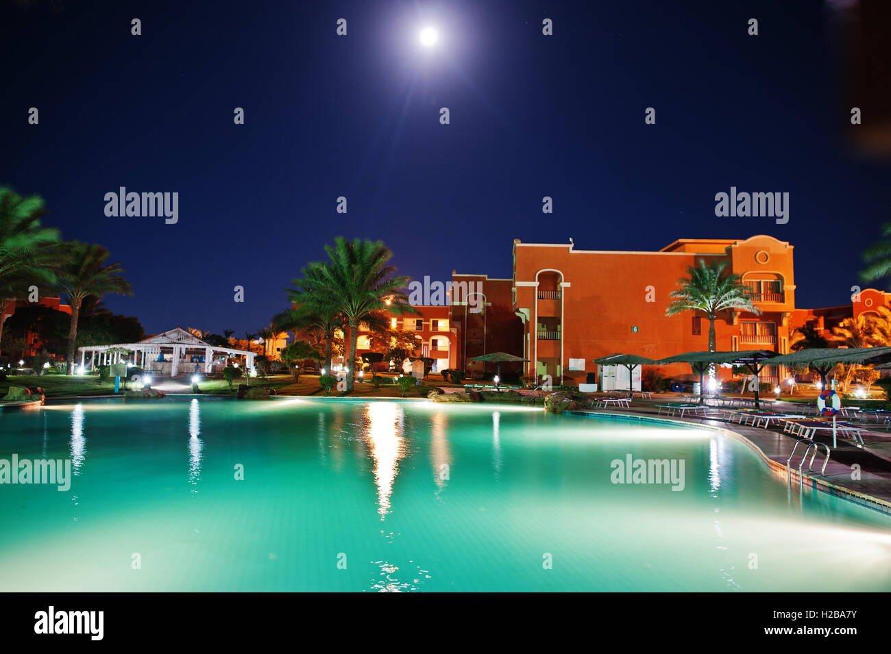Tropical resort dawn moon hi-res stock photography and images - Alamy