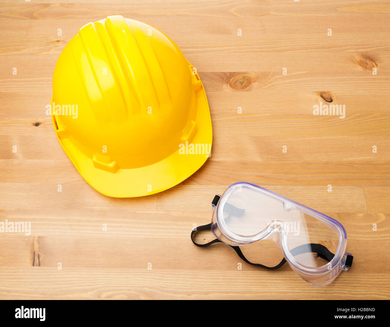 Standard construction safety equipment Stock Photo - Alamy