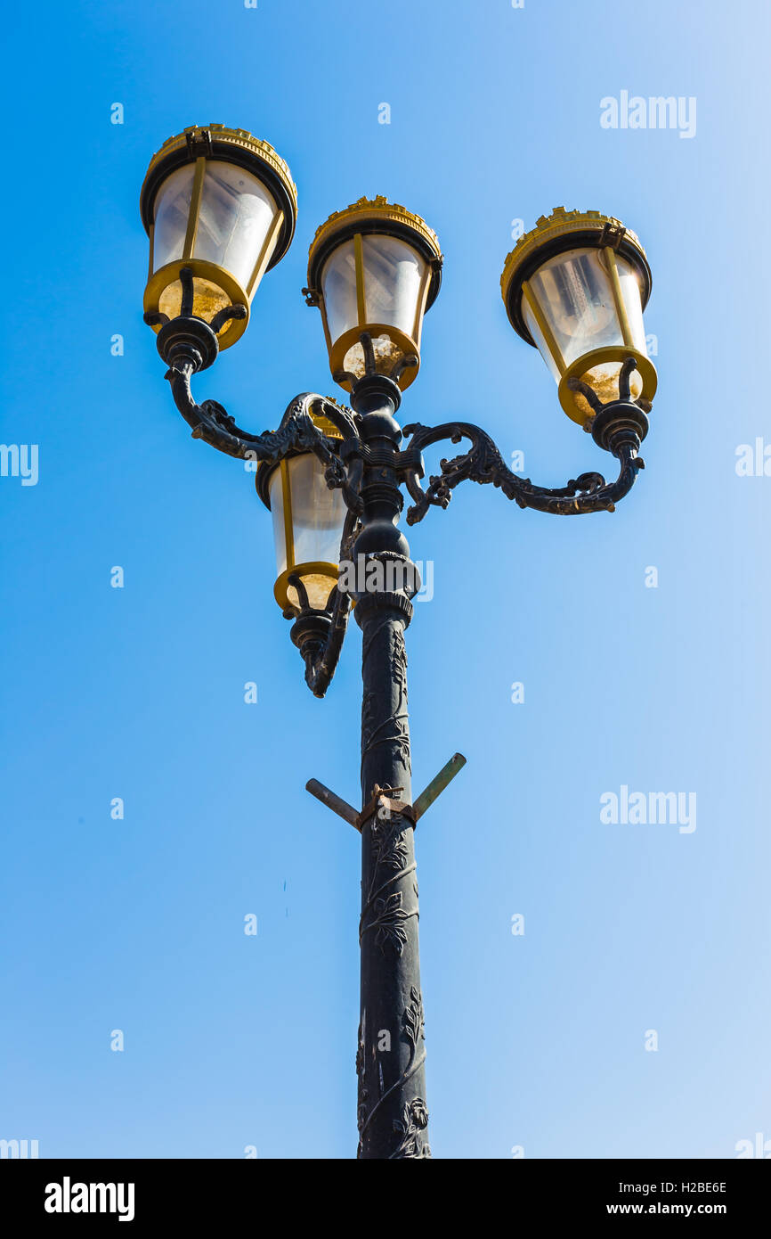 Arab street lanterns in the city of Dubai Stock Photo - Alamy