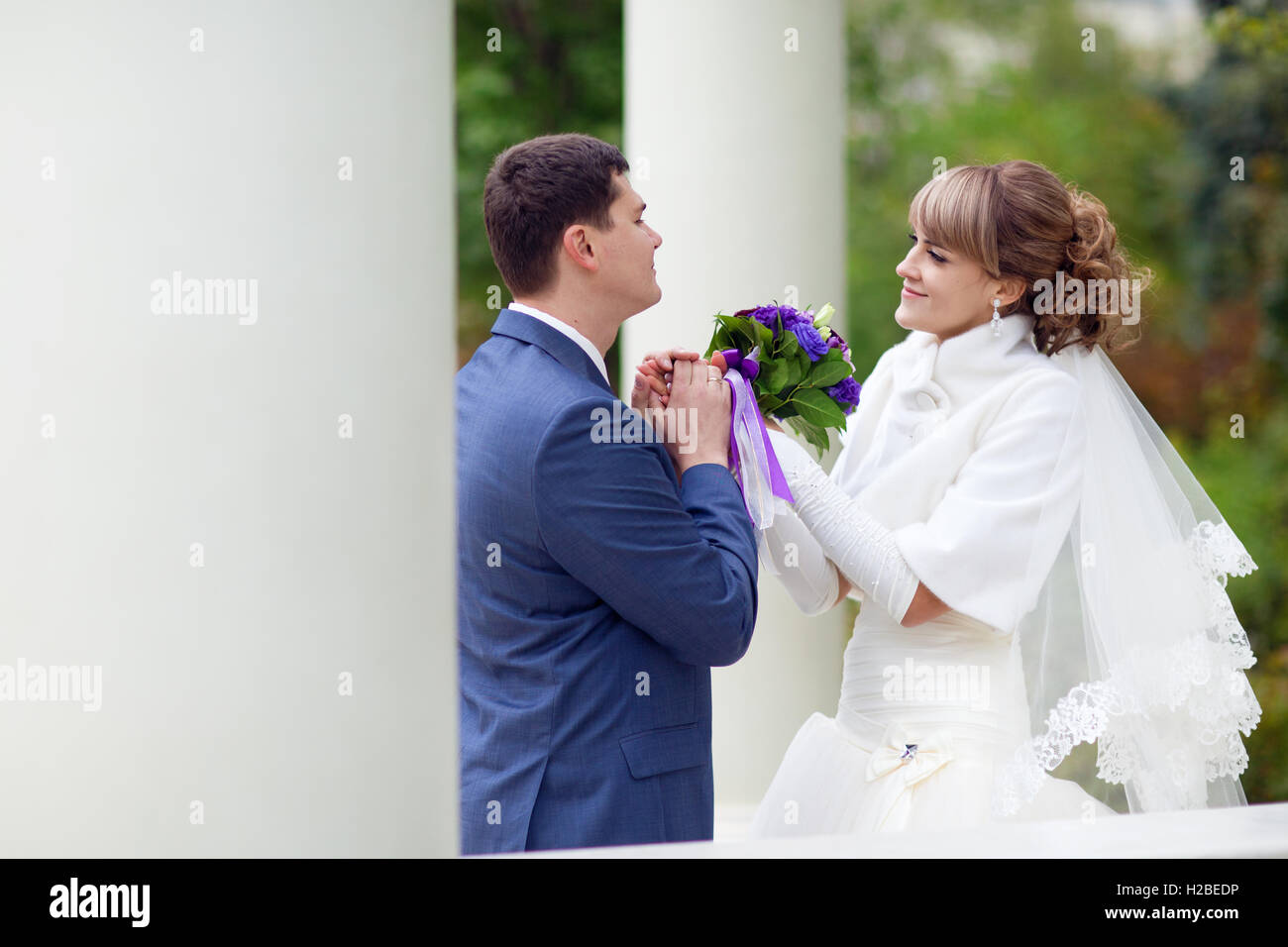 Human columns hi-res stock photography and images - Alamy