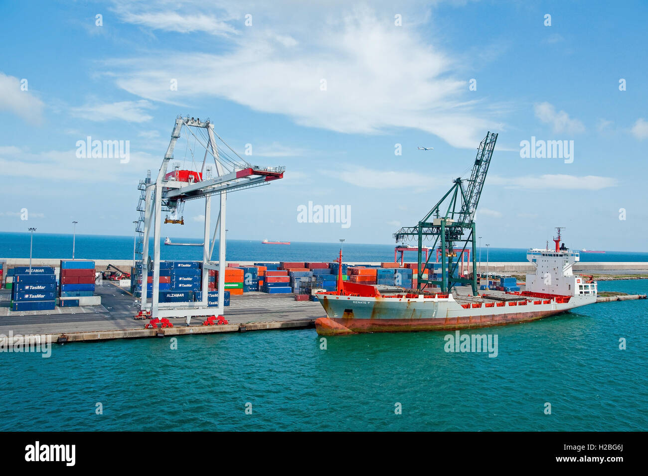 Small container ship hi-res stock photography and images - Alamy
